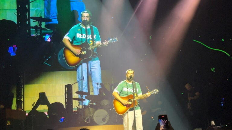 Review & setlist: No fumbles but plenty of ecstasy in sublime Sarah ...