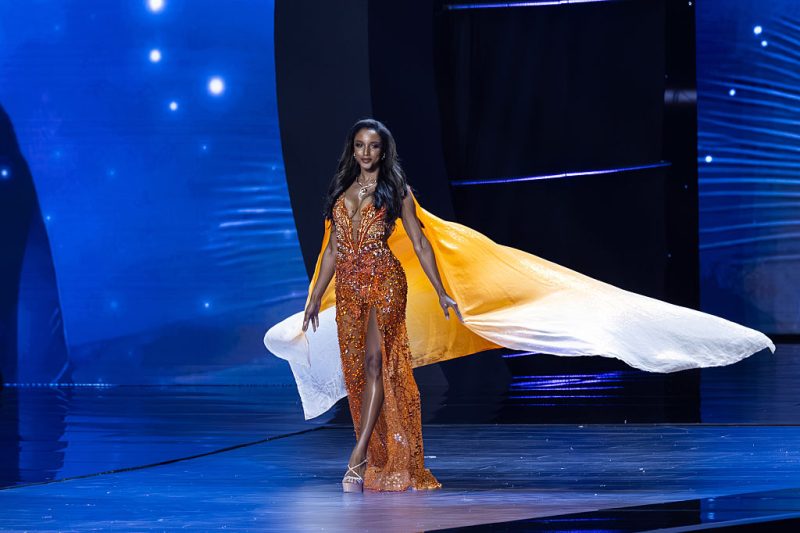 VIDEO: Miss Jamaica hospitalized after falling during Miss Universe ...