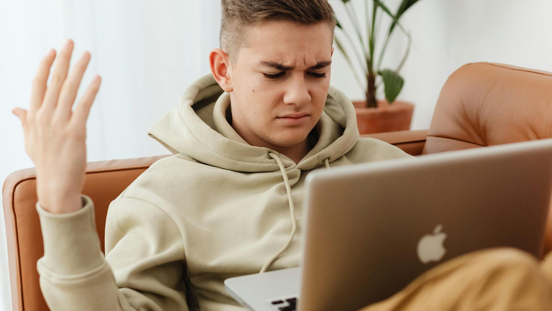 10 Emails You Should Never Open & 10 You Should Always Read