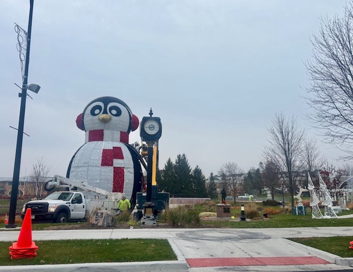 New Lenox Unveils Great Big Addition To Lights Display Ahead Of ...