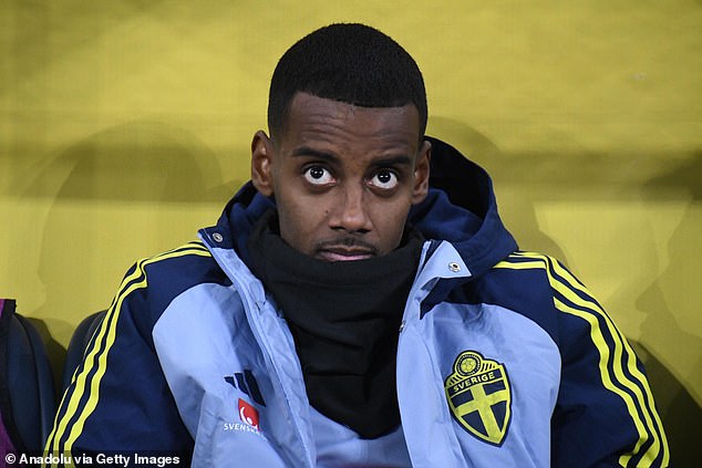 Liverpool boss Arne Slot makes bold Alexander Isak prediction as he ...