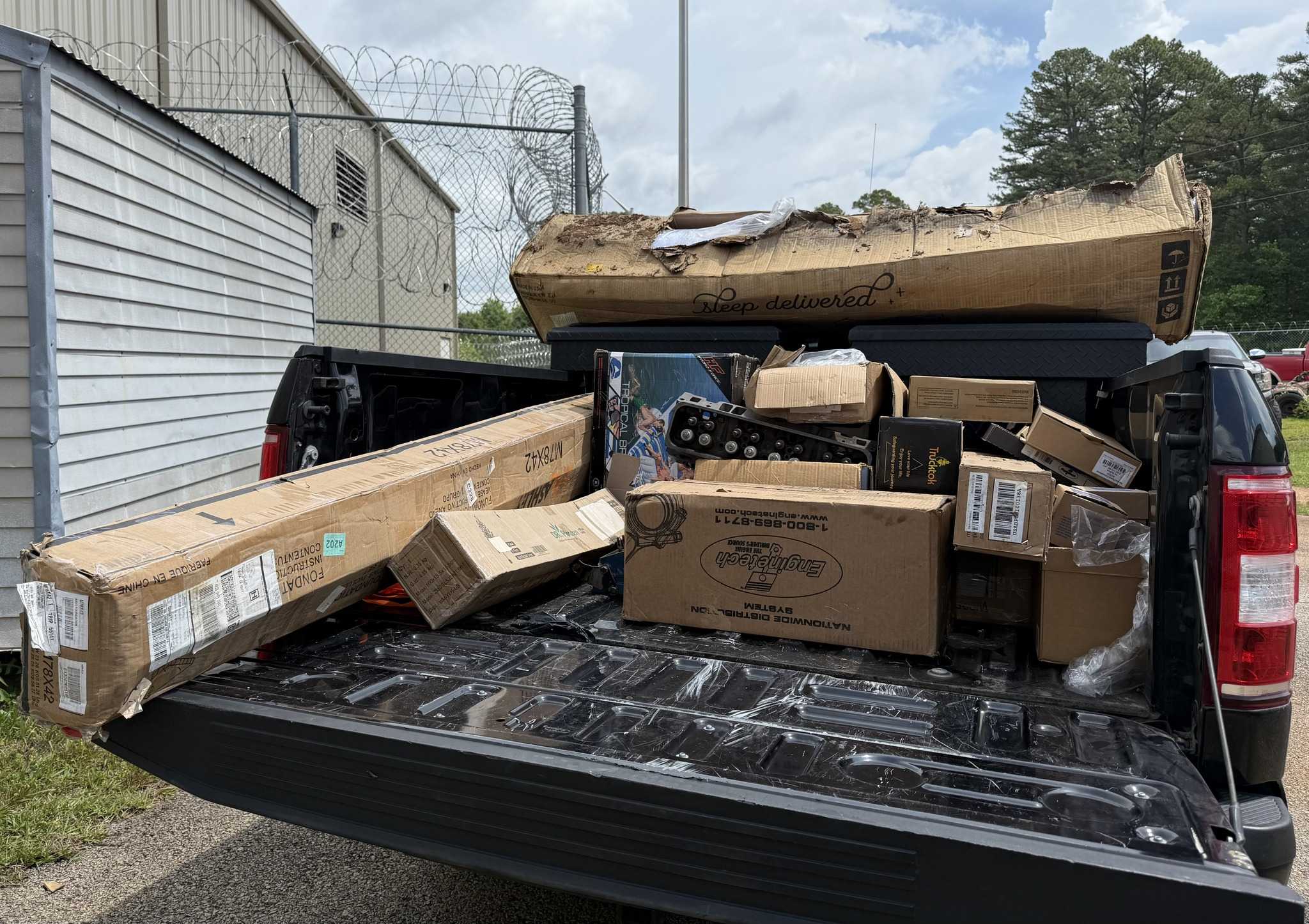 FedEx subcontractor drivers arrested in package theft ring tied to drug ...