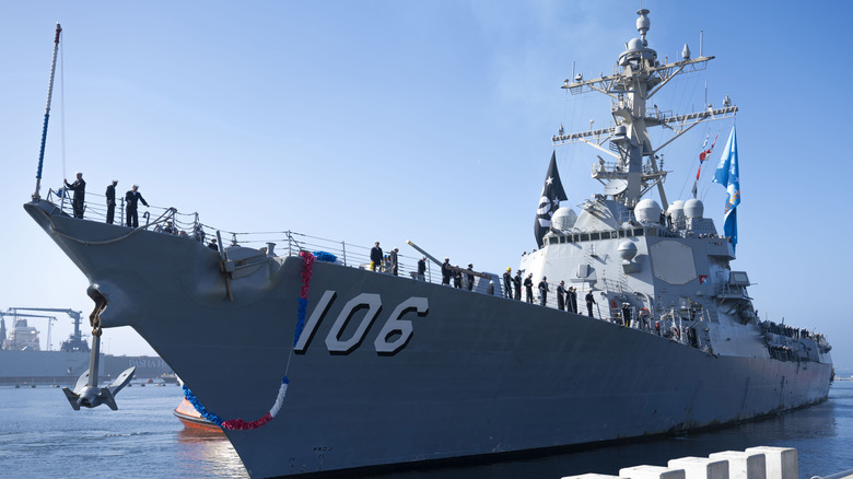 Navy Warns: Amazon And Buc-Ee's Wages Undercut Shipbuilding Jobs