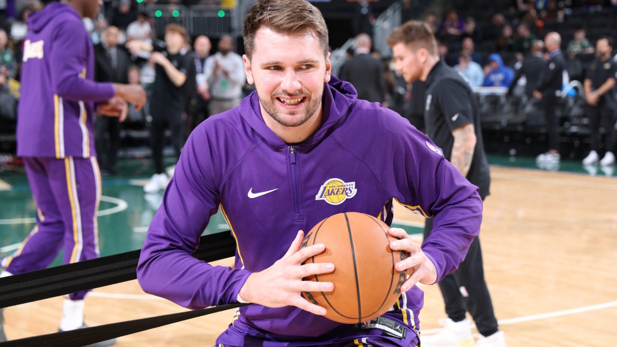NBA: The Lakers face the Suns with the mystery of Luka Dončić's return
