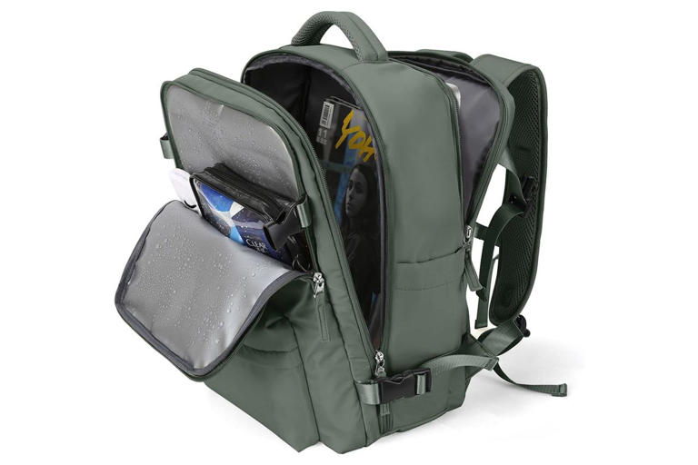Pilots swear by this travel backpack with 34,000 perfect ratings—and it ...