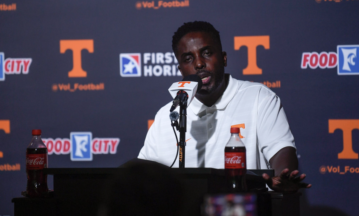Tennessee's Tim Banks named as a candidate for open defensive ...