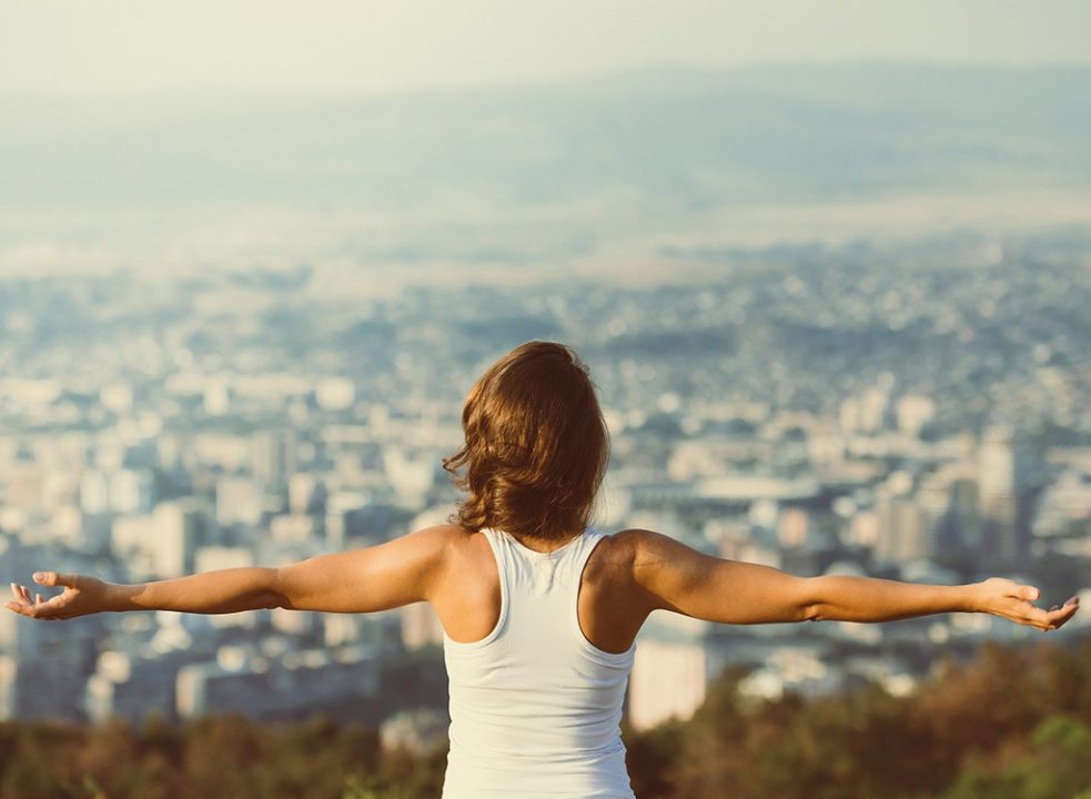 I'm a trainer and these are the 4 morning exercises adults over 60 need ...