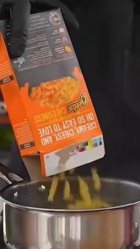 Quick & Easy Cheetos Mac and Cheese: The Perfect BBQ Side Dish!