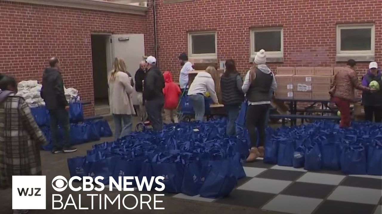 Ed Reed Foundation gives holiday meals to Seed School, Booker T ...