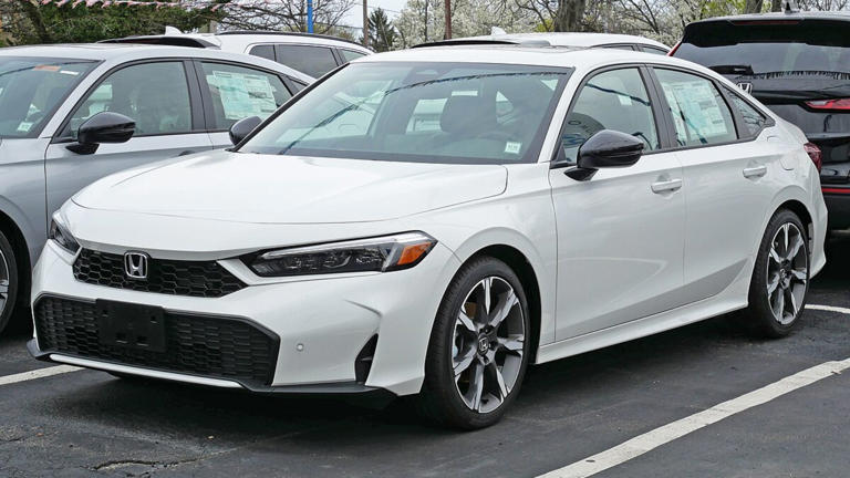 10 Vehicles With Legendary Longevity & 10 That Break Down Too Soon