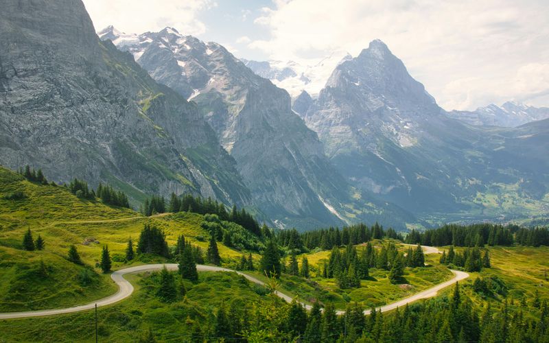 15 Countries Perfect for Hiking Enthusiasts
