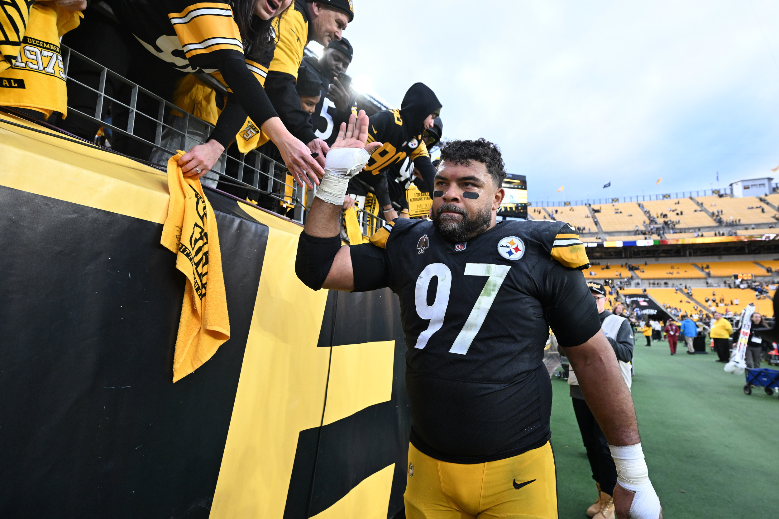 Steelers' Cam Heyward Scares Fans With Alarming Injury News