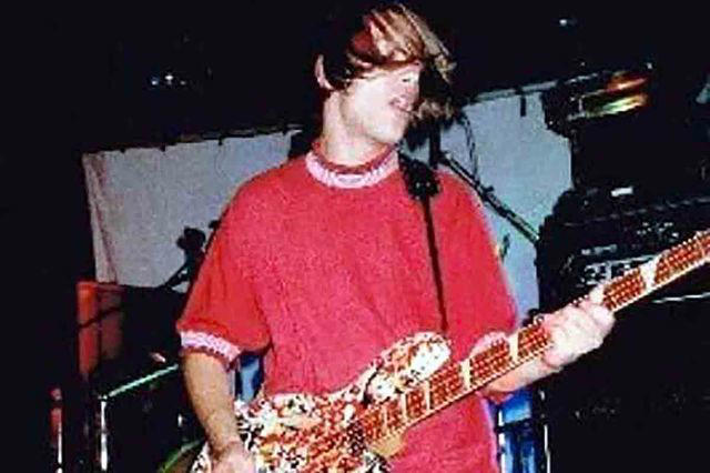 Mani, il basso che ha insegnato a ballare al rock inglese: ci lascia ...