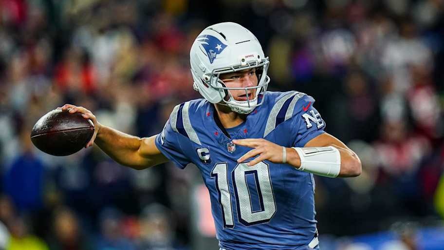 Drake Maye, Jalen Hurts Lead Top Week 12 NFL DFS Quarterbacks on ...