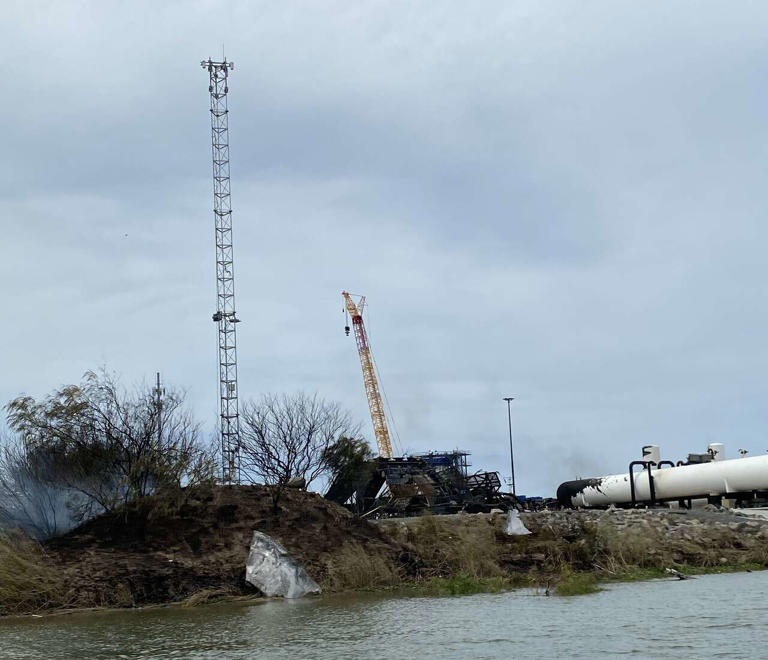 Feds dock SpaceX with $116K fine over June crane collapse