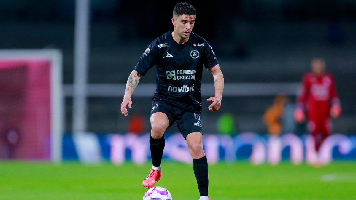 Revelan la elegante vestimenta de Cruz Azul para la Copa Intercontinental