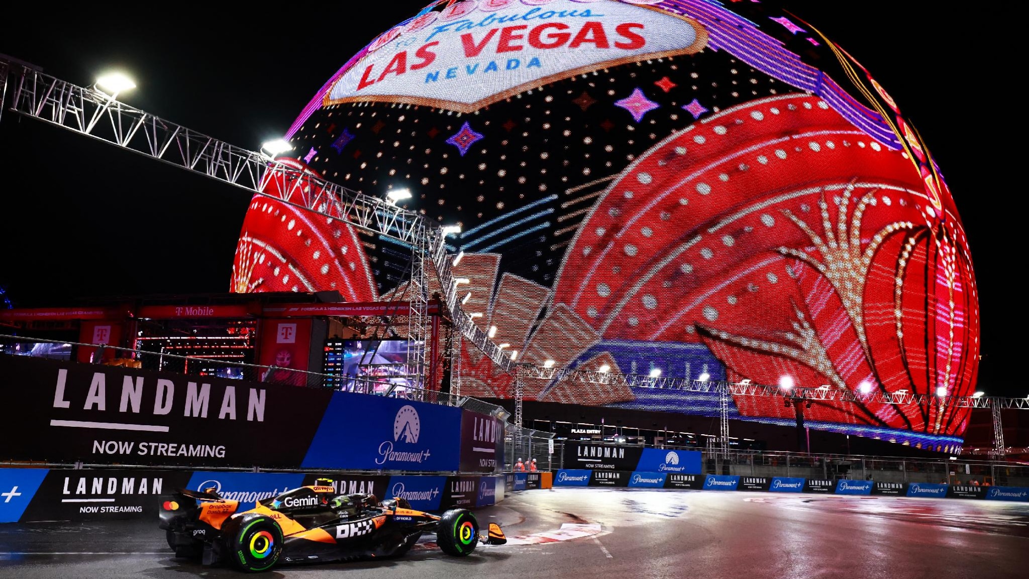 Formula 1. Gp Las Vegas, Lando Norris in pole position. Disastro Hamilton