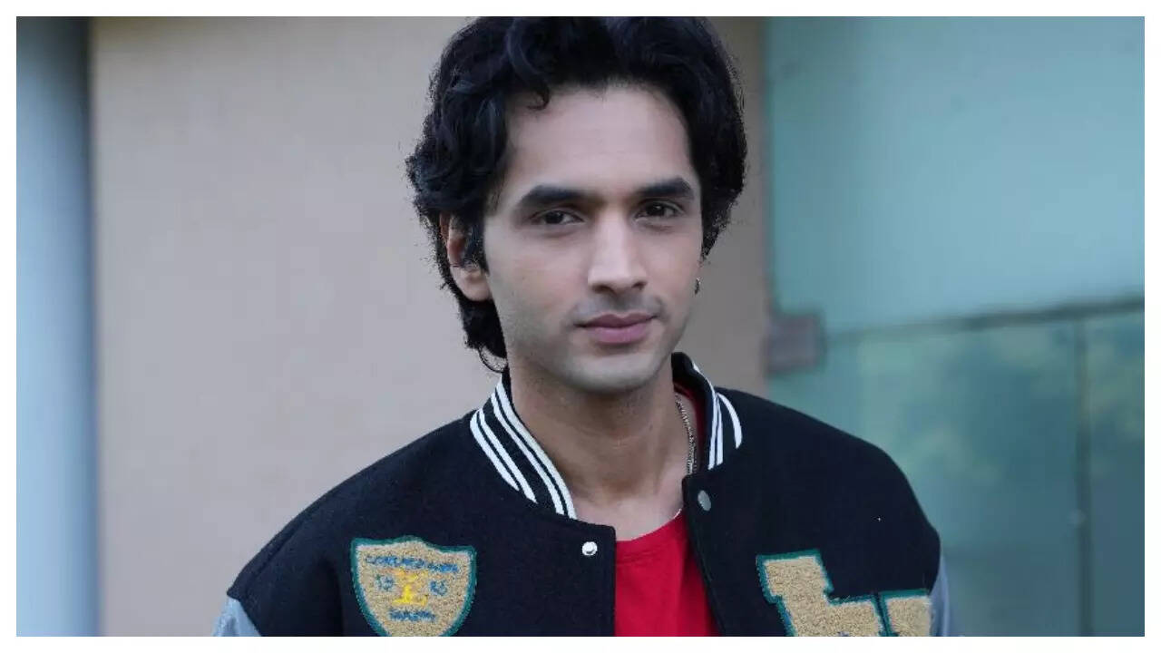 Syed Raza Ahmed from Tu Juliet Jatt Di: From Dharmendra ji to Diljit ...