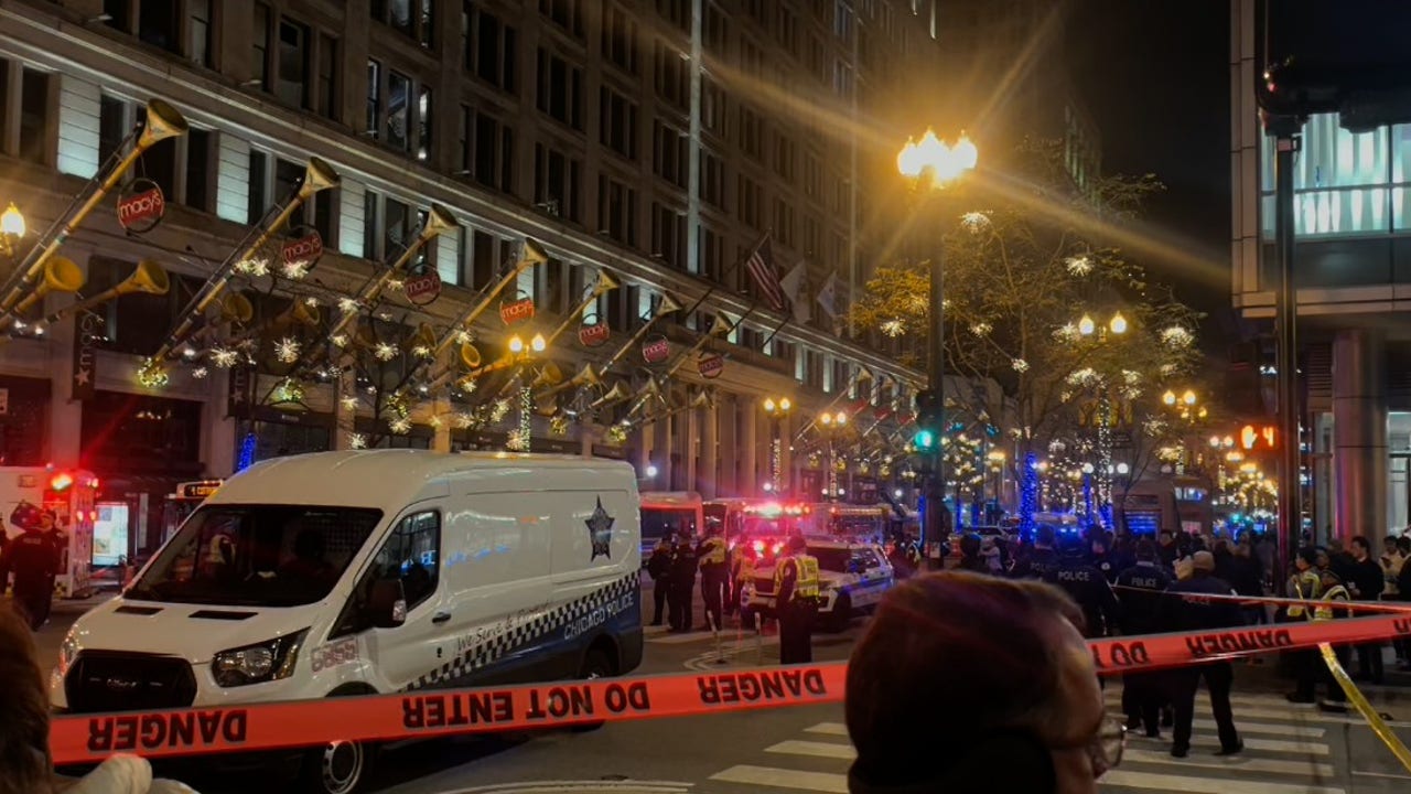 Chicago crime: 2 Loop shootings leave 1 dead, 8 teens injured, CPD says