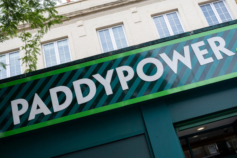 Paddy Power and Poundland lead November store closures