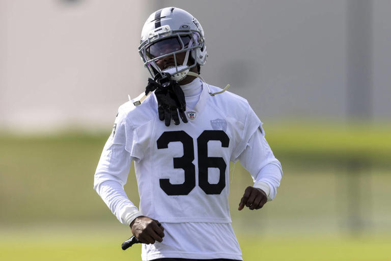 Raiders’ Kelly, a Gorman alum, shares ‘cool little fun fact’ about himself