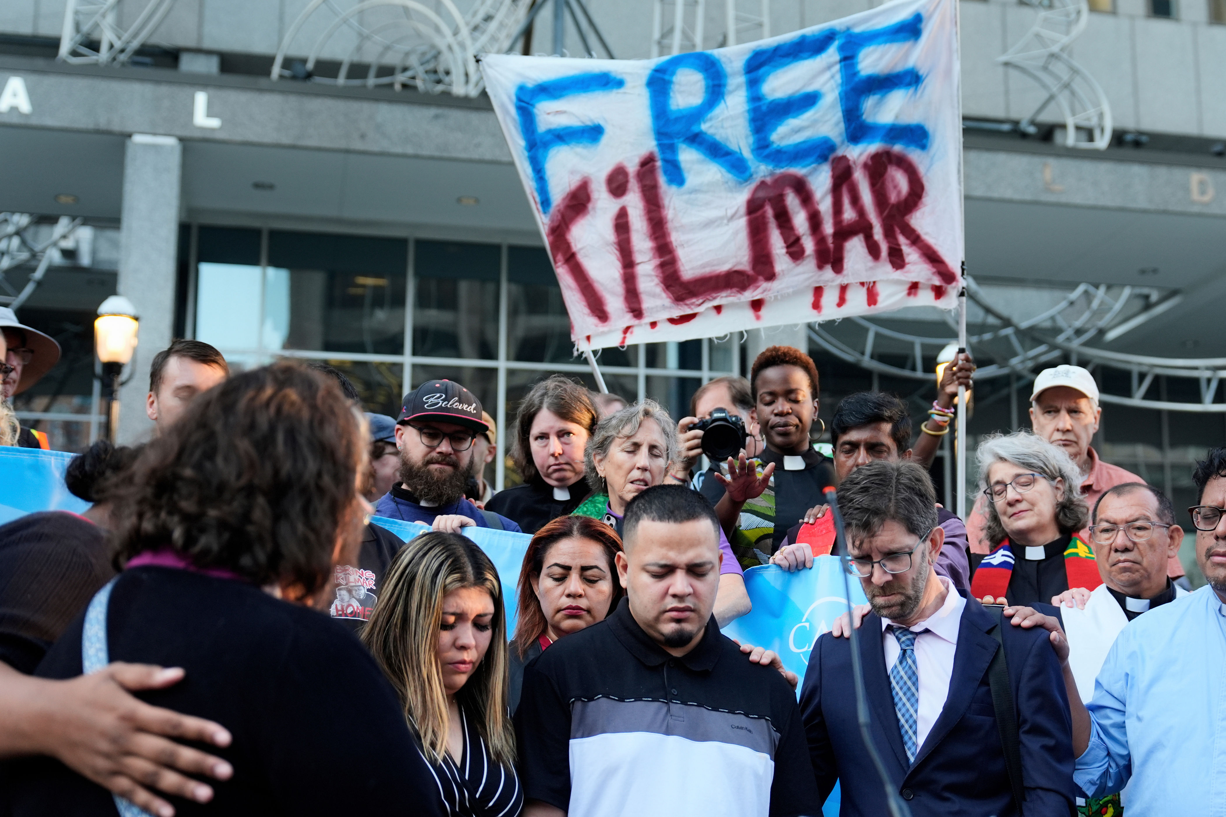 Costa Rica says it would accept Kilmar Abrego García, contradicting U.S.