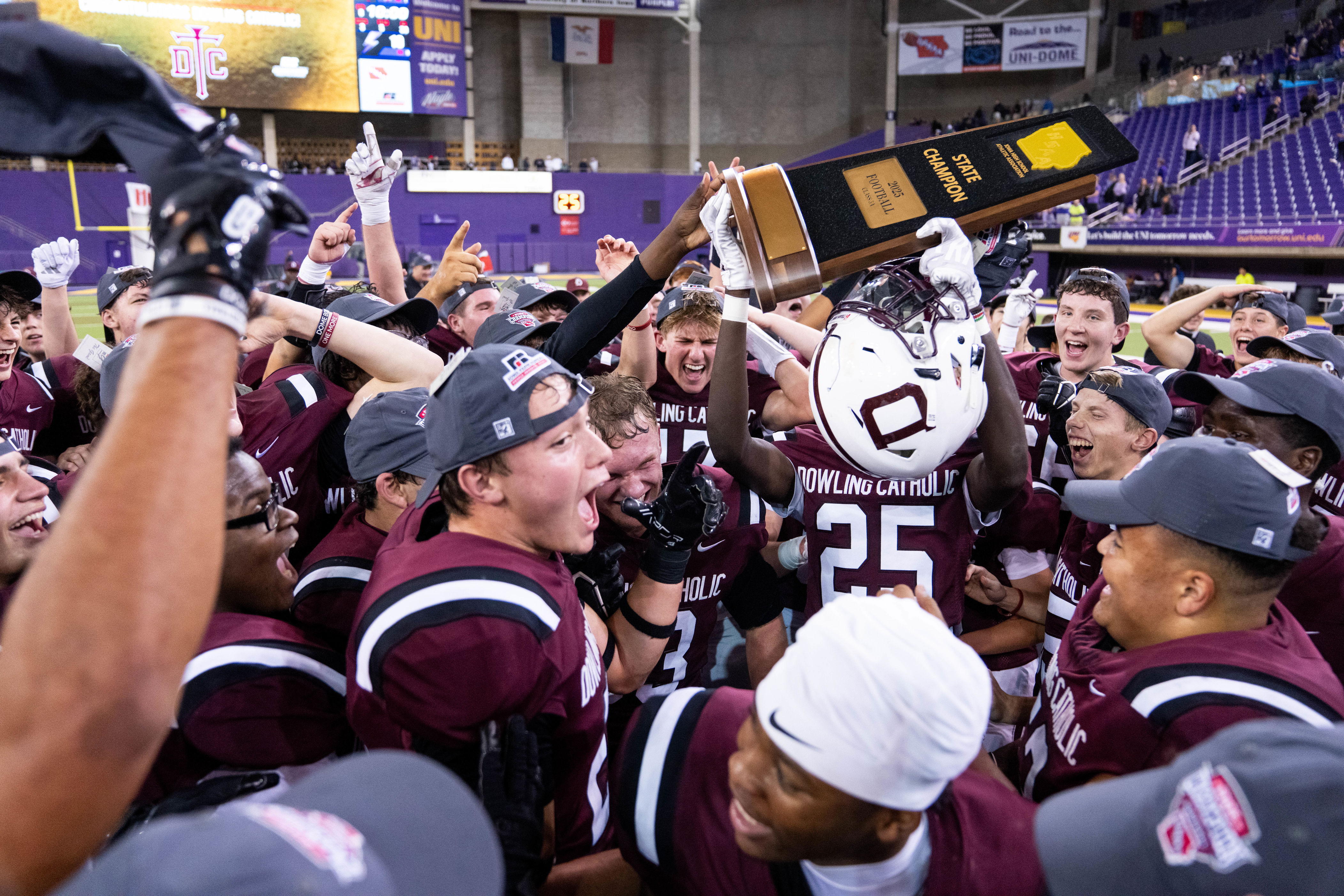 Dowling Catholic football beats IC Liberty to win 5A state title