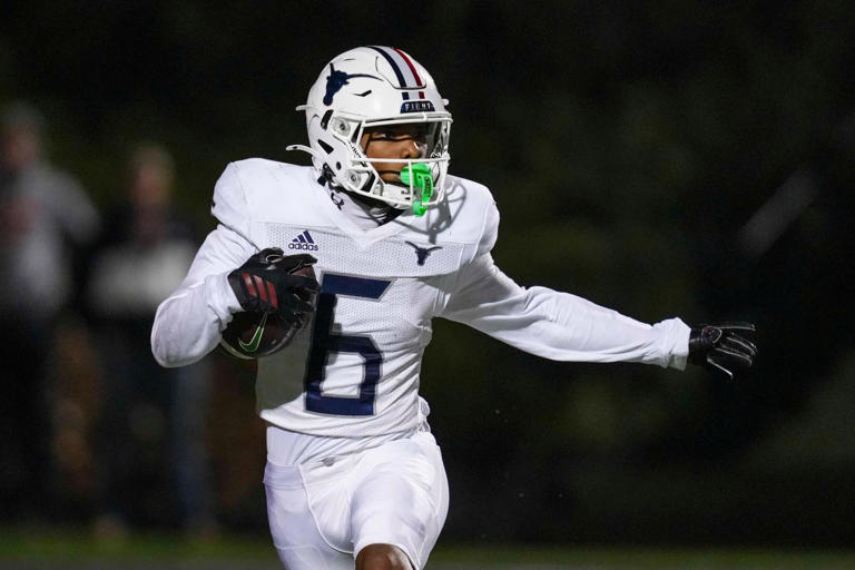 Anderson County RB Jayzon Thompson commits to Cincinnati football for ...