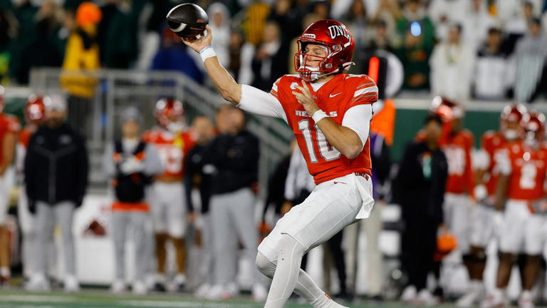 Boise State vs. UNLV prediction, odds, time: 2025 Mountain West ...