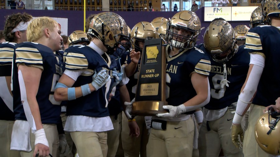 #4 Bishop Heelan football ends season as IHSAA Class 3A State runner-up ...