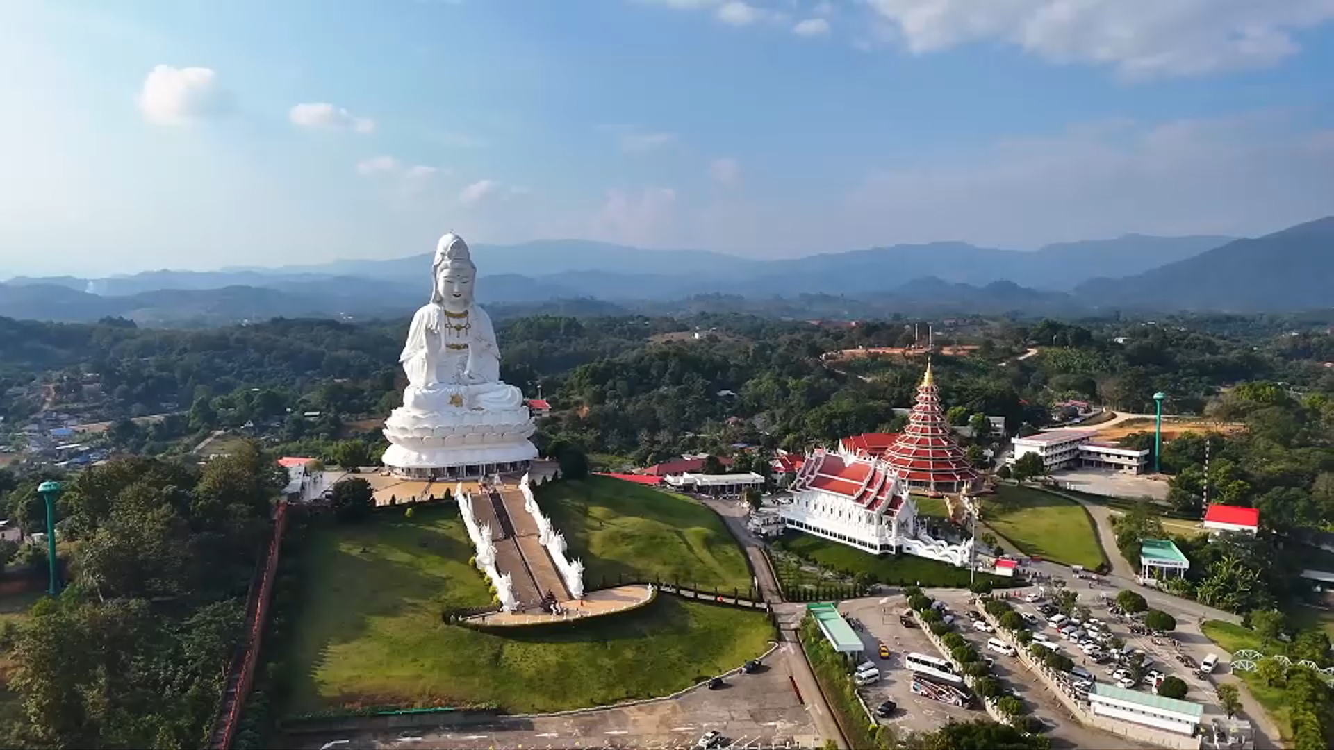 Giant White Buddha in Chiang Rai – How Big Is It?
