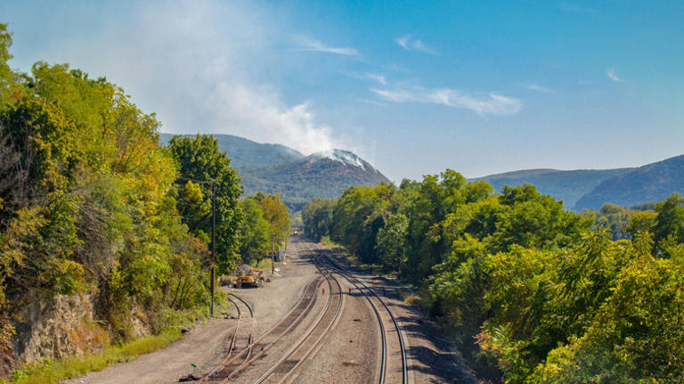 New York's Scenic Train Ride In The Catskills Is An Idyllic Round-Trip ...