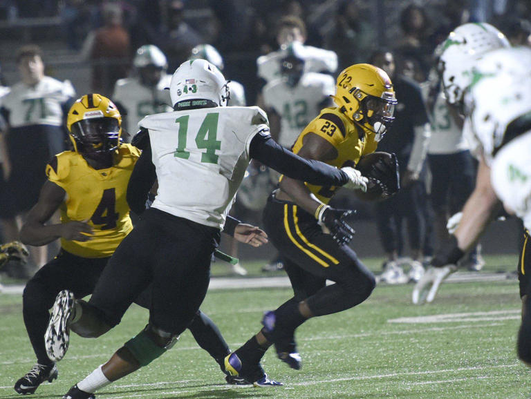 West Charlotte stops Myers Park, moves to regional final next week