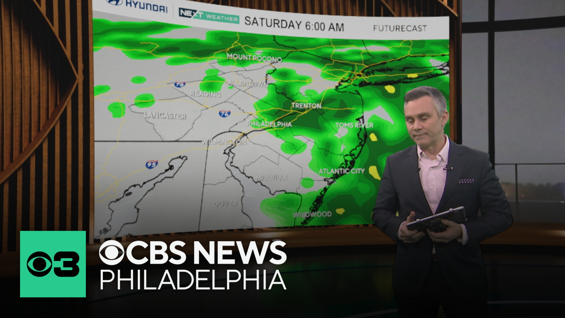 Rainy start to Philadelphia Marathon on Saturday, sun break out late