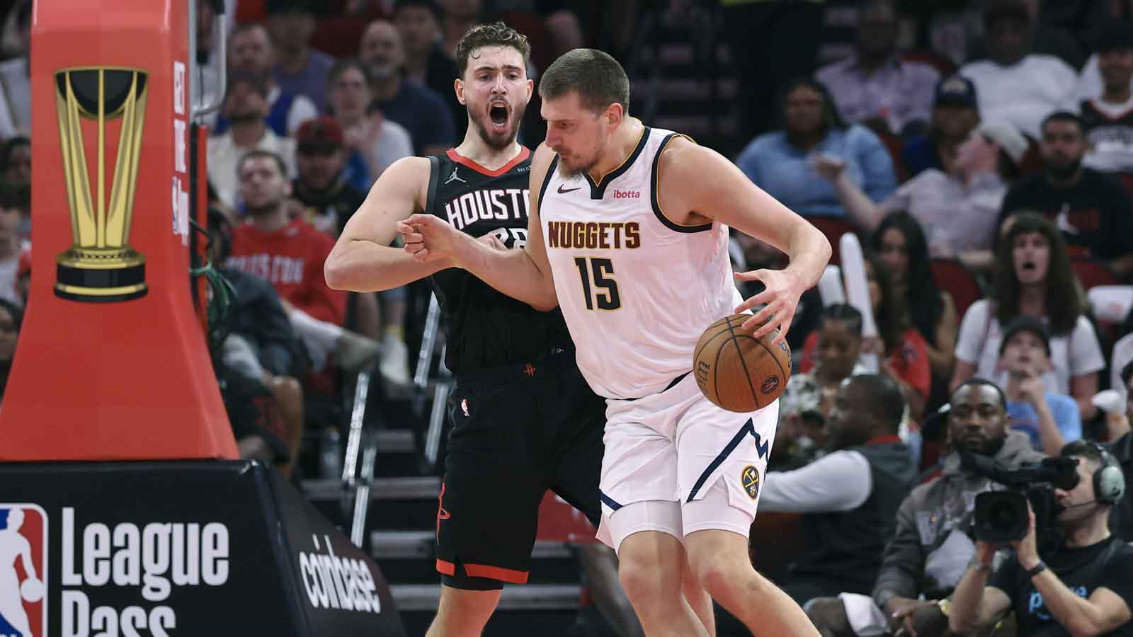 Nuggets’ Nikola Jokic posterizes Alperen Sengun and Jabari Smith Jr ...