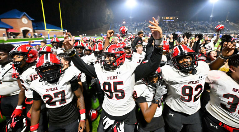 See all of the Alabama high school football playoff scores from Round 3