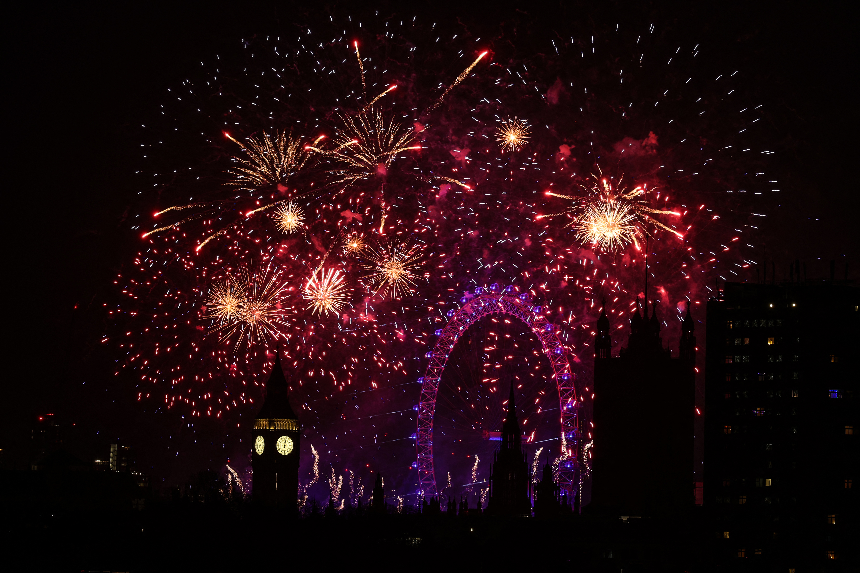 London fireworks: Where to watch tonight's fireworks display for free ...