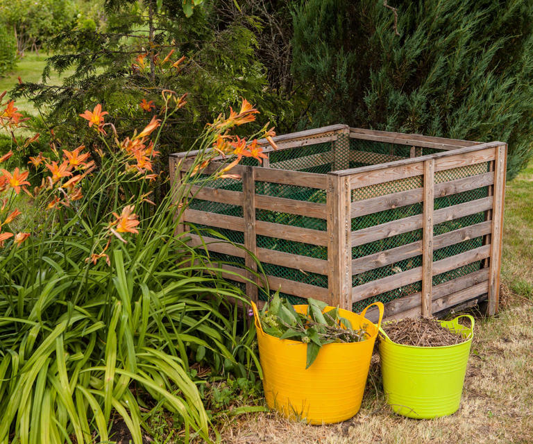 Say goodbye to slow, smelly compost – here’s how a compost chimney ...