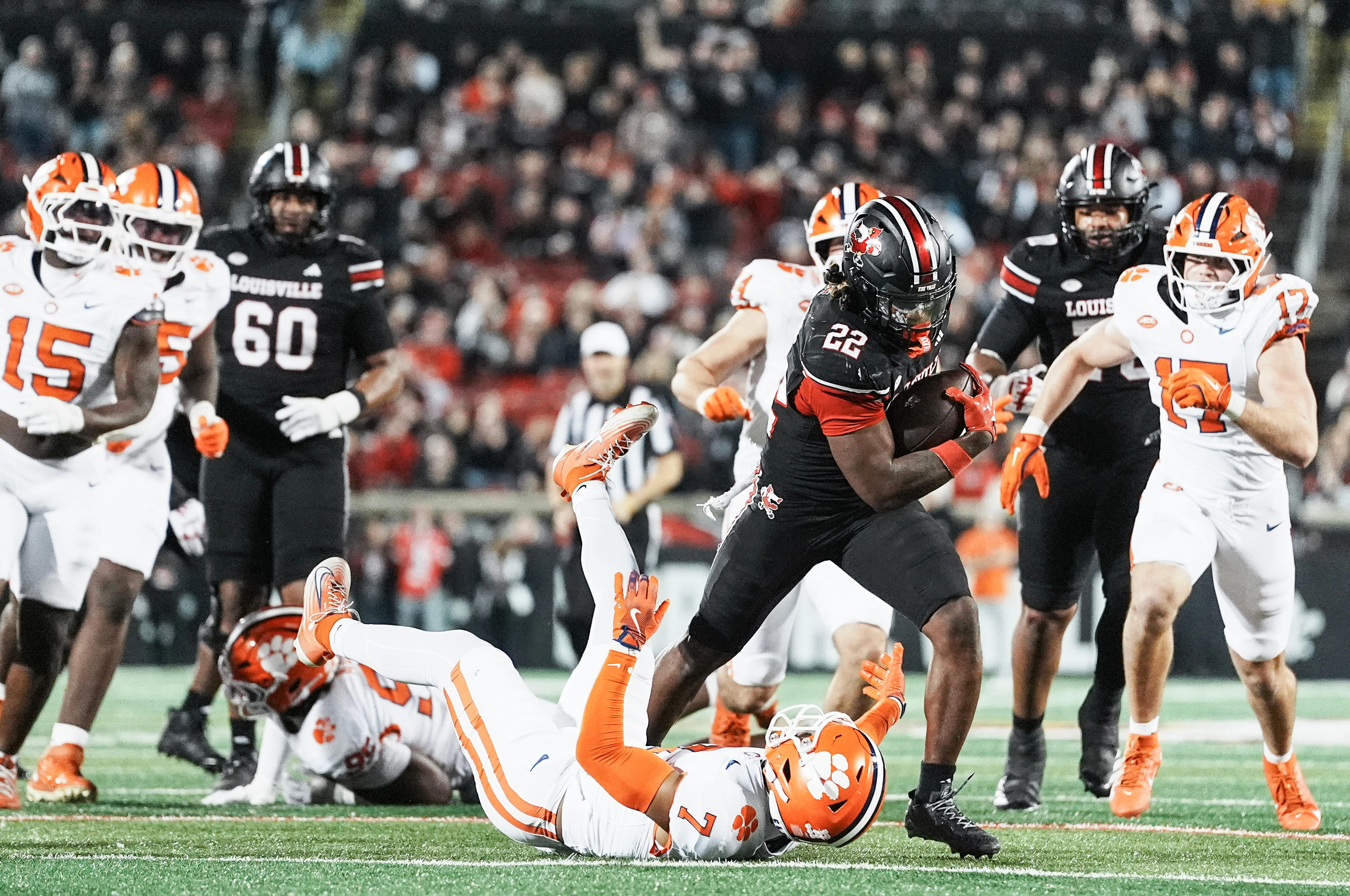 What channel is Louisville vs SMU football on today? Time, TV schedule