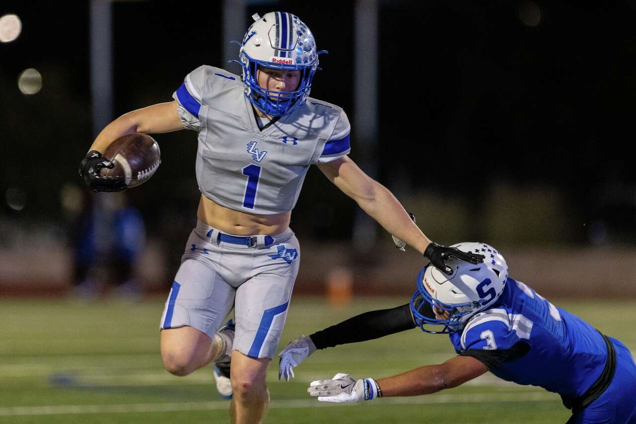 Ty Carter runs wild to lead La Vernia to second round win over Somerset