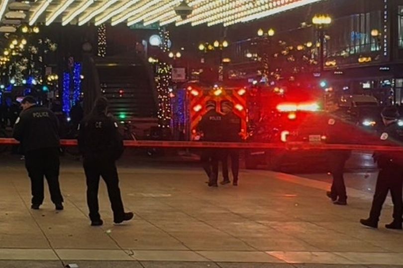 Chicago Christmas event shooting as '300 riot' with 7 teens shot and ...
