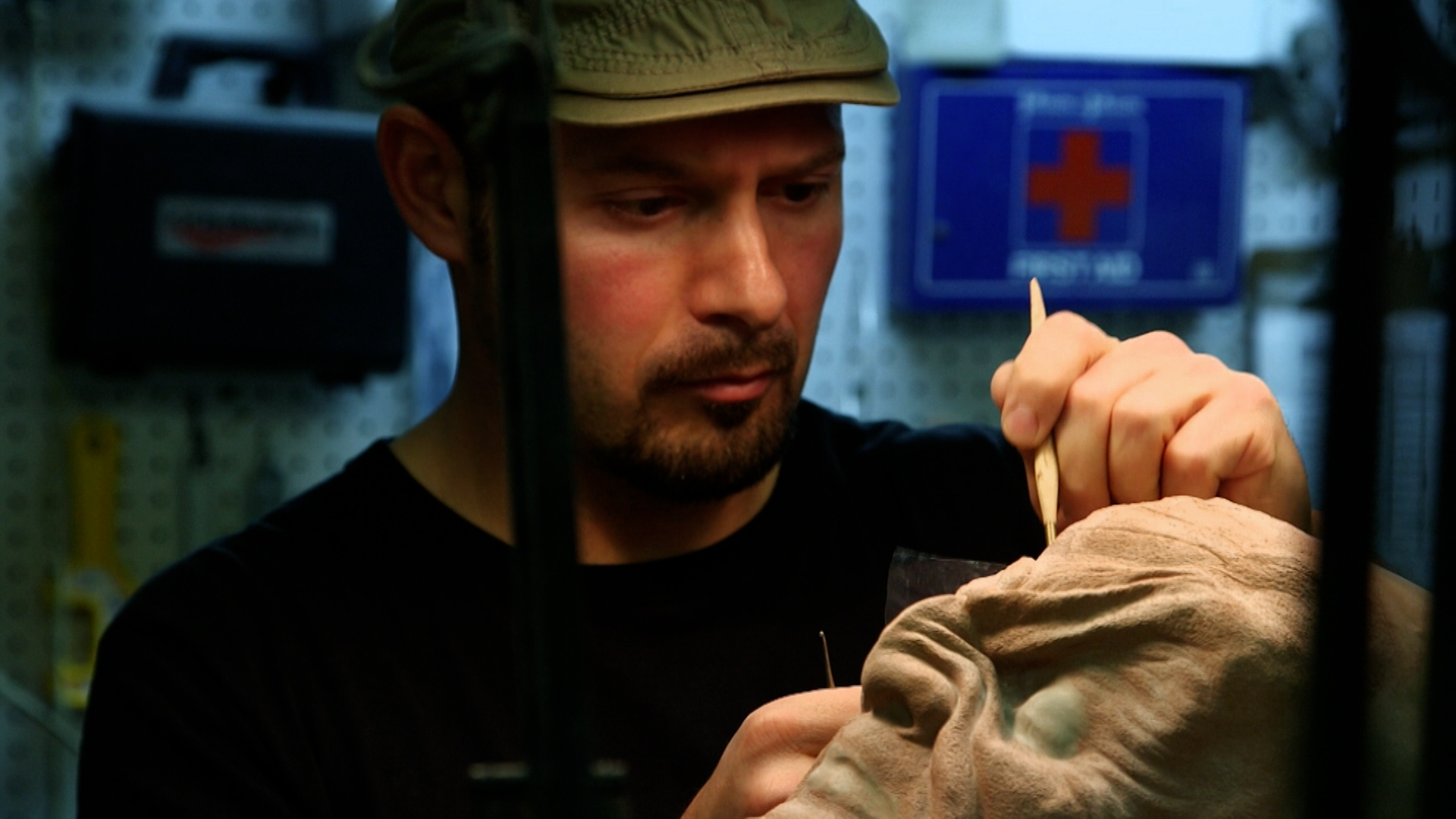 Behind the Scenes of Hollywood’s Coolest Props: Craft, Chaos & Creativity