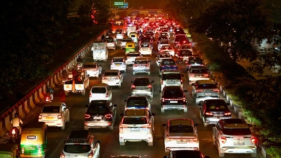 Delhi traffic: Avoid INA, Jor Bagh, Defence Colony Market on Sunday ...