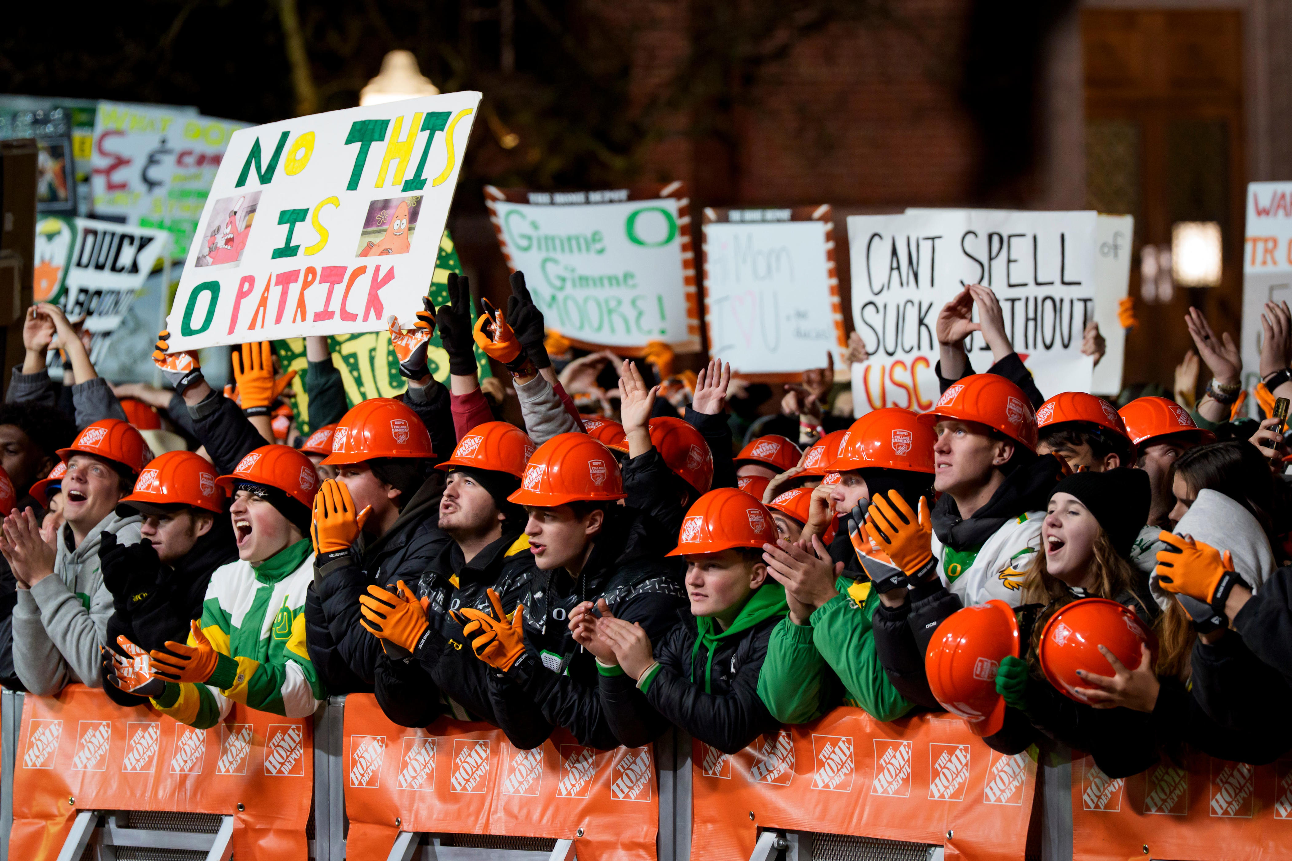 ESPN 'College GameDay' crew makes CFP round one games
