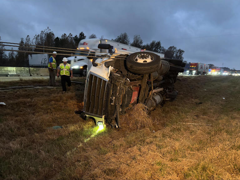 18-wheeler rolls, blocking I-20 traffic