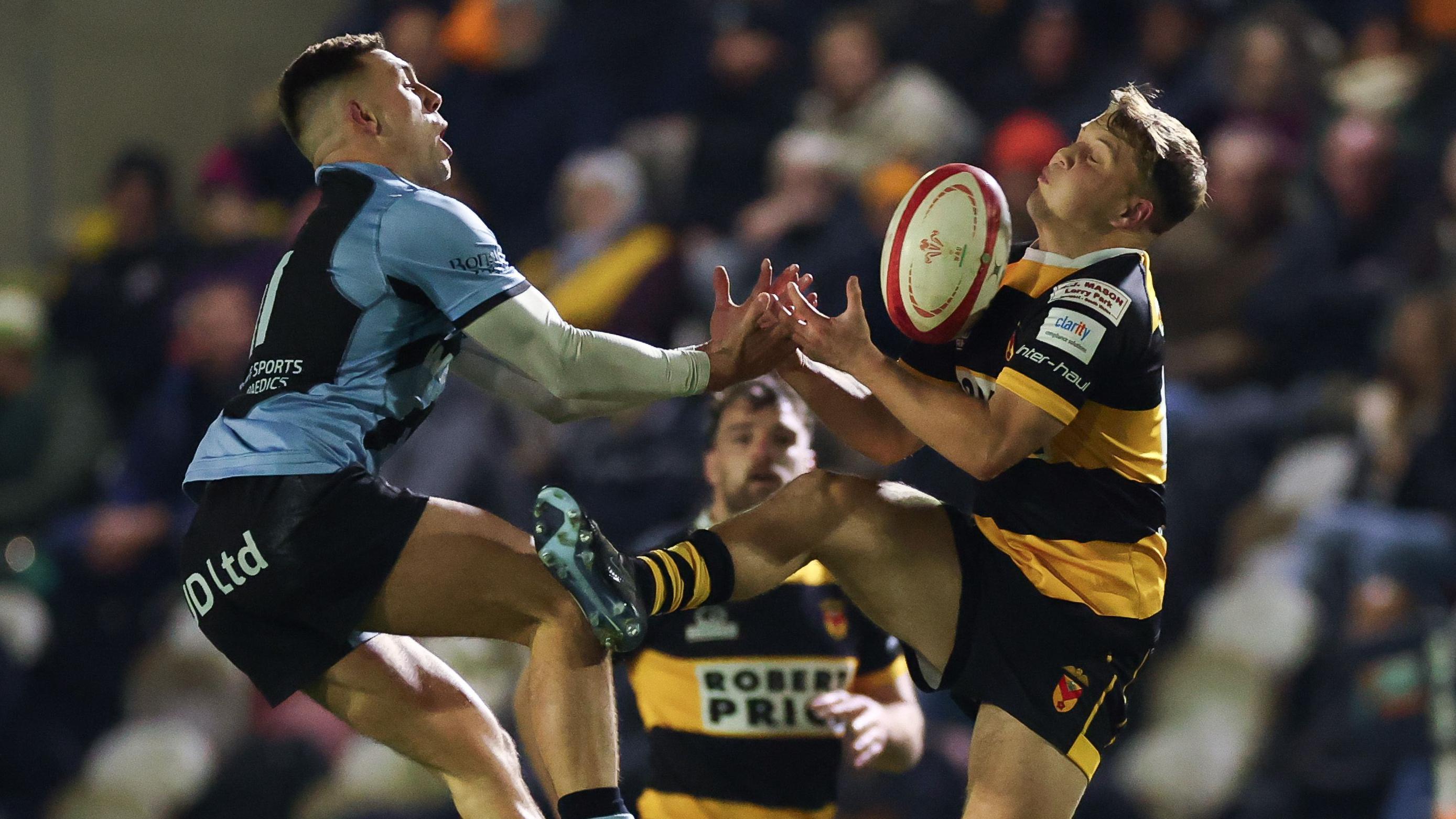 Super Rygbi Cymru: Champions Newport beat Cardiff