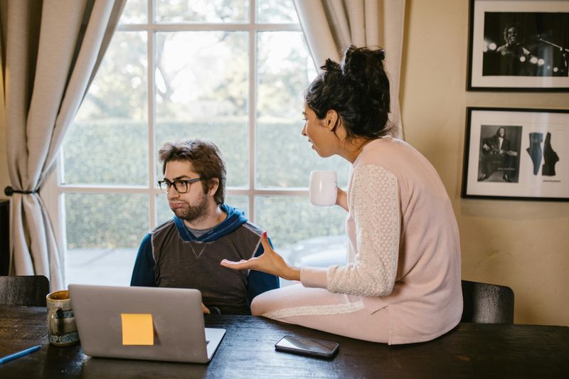 10 Clear Signs Your Relationship Isn’t Worth Fighting For Anymore