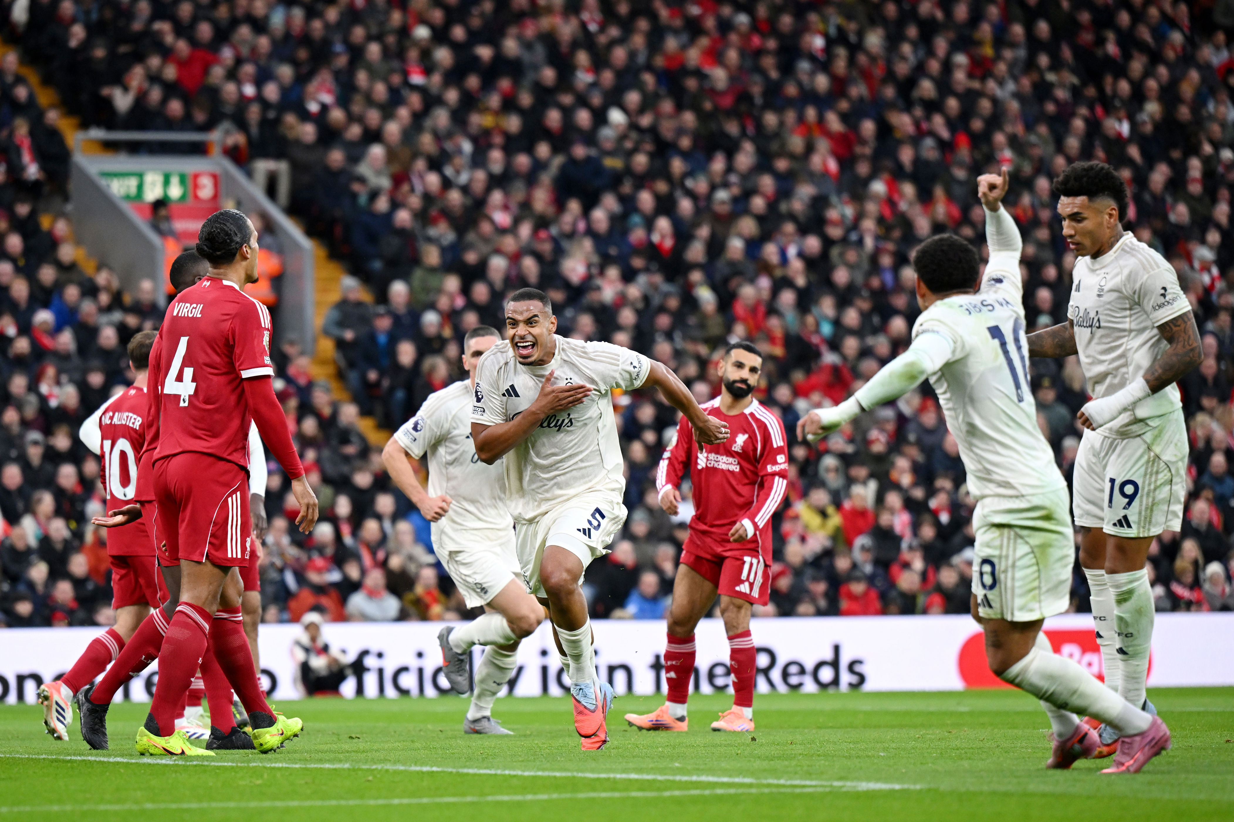 Laughable as Nottingham Forest goal v Liverpool counts after Howard ...