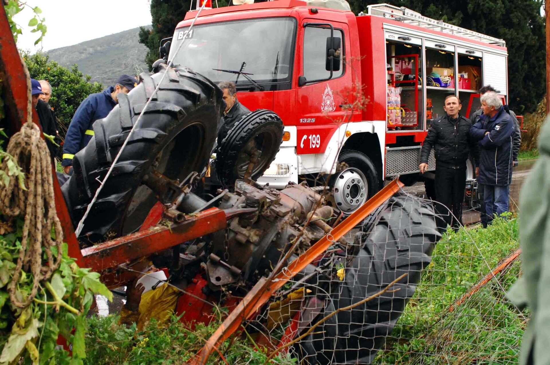 Κρήτη: Άνδρας καταπλακώθηκε από το τρακτέρ του σε αγροτικές εργασίες