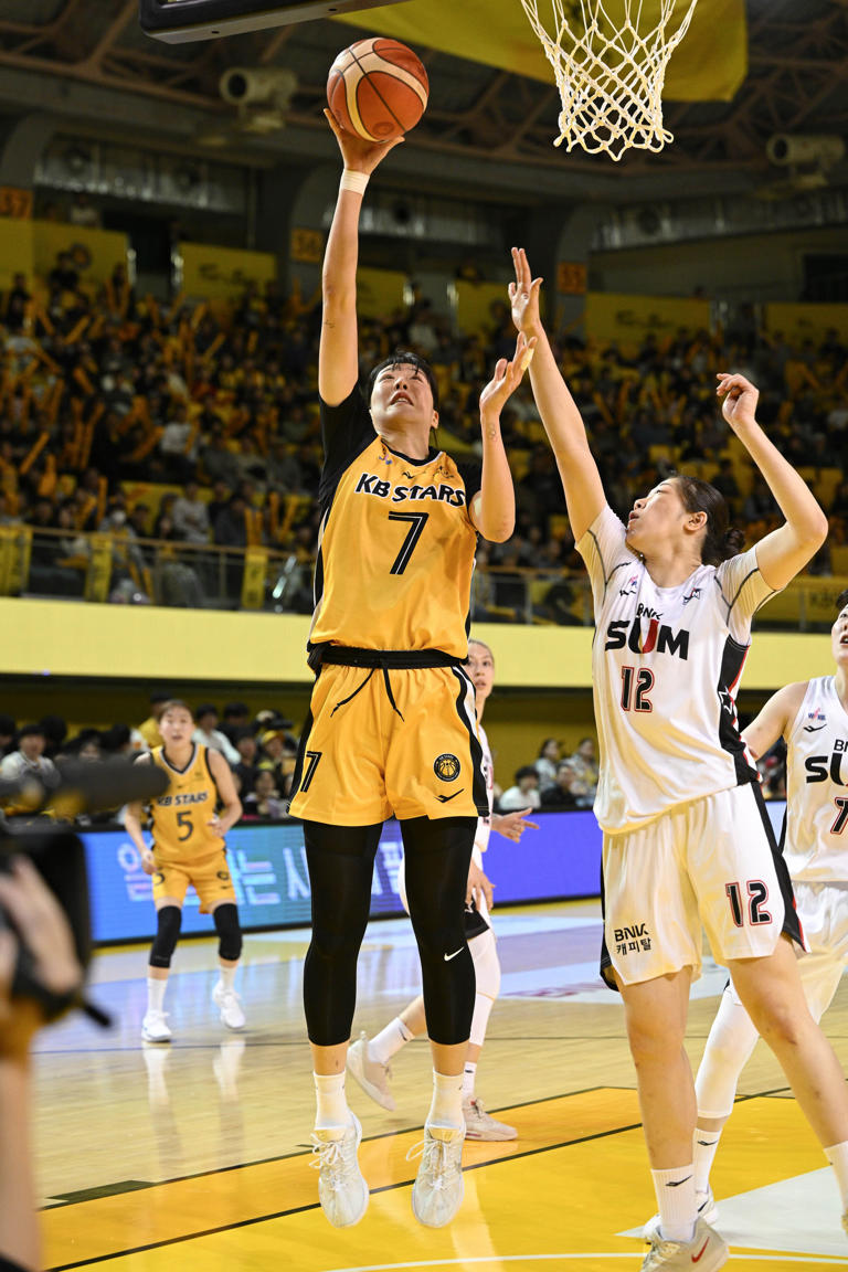 Cheongju KB Beats BNK, Secures Second Straight Win and Lead